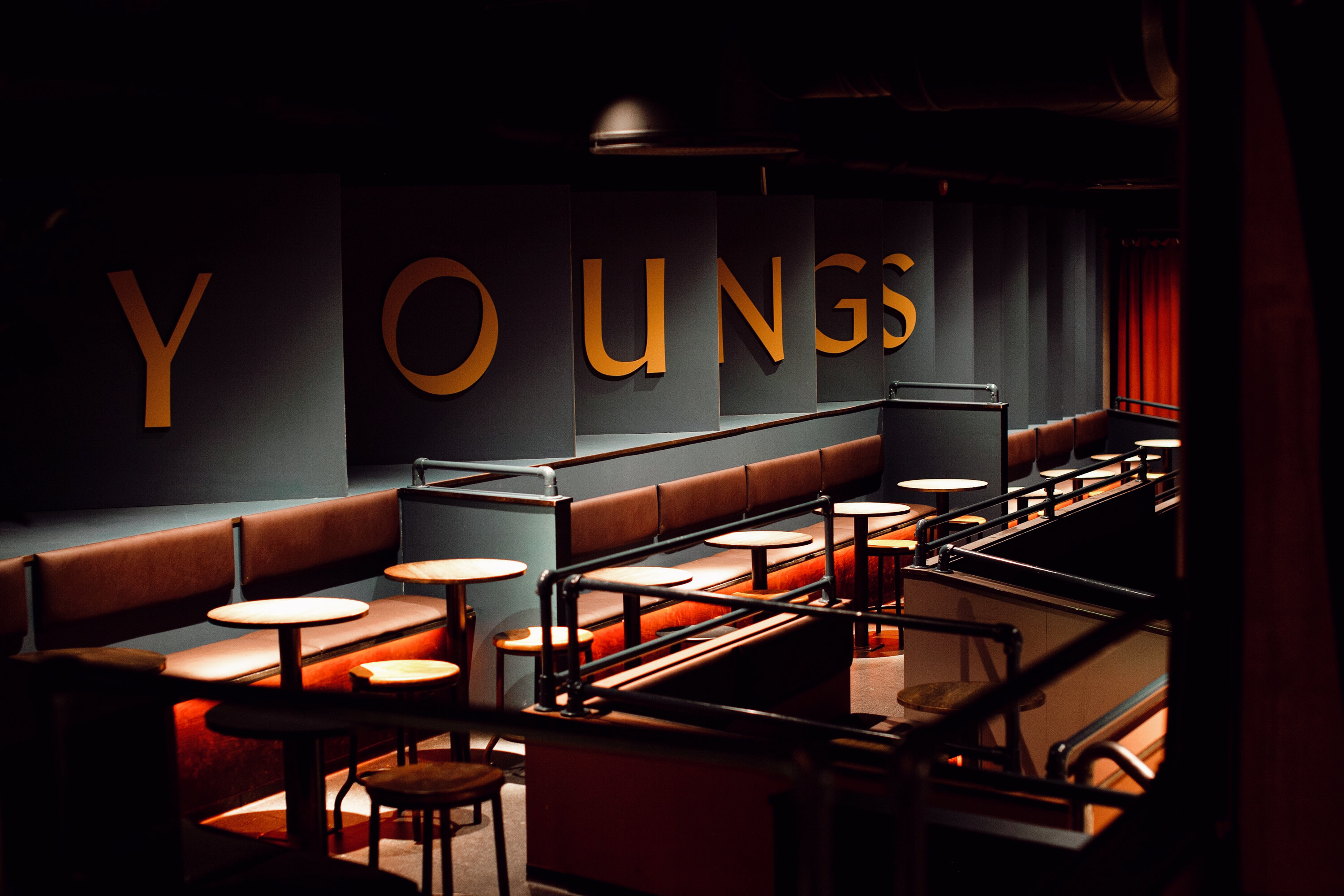 Youngs - Metric (en)